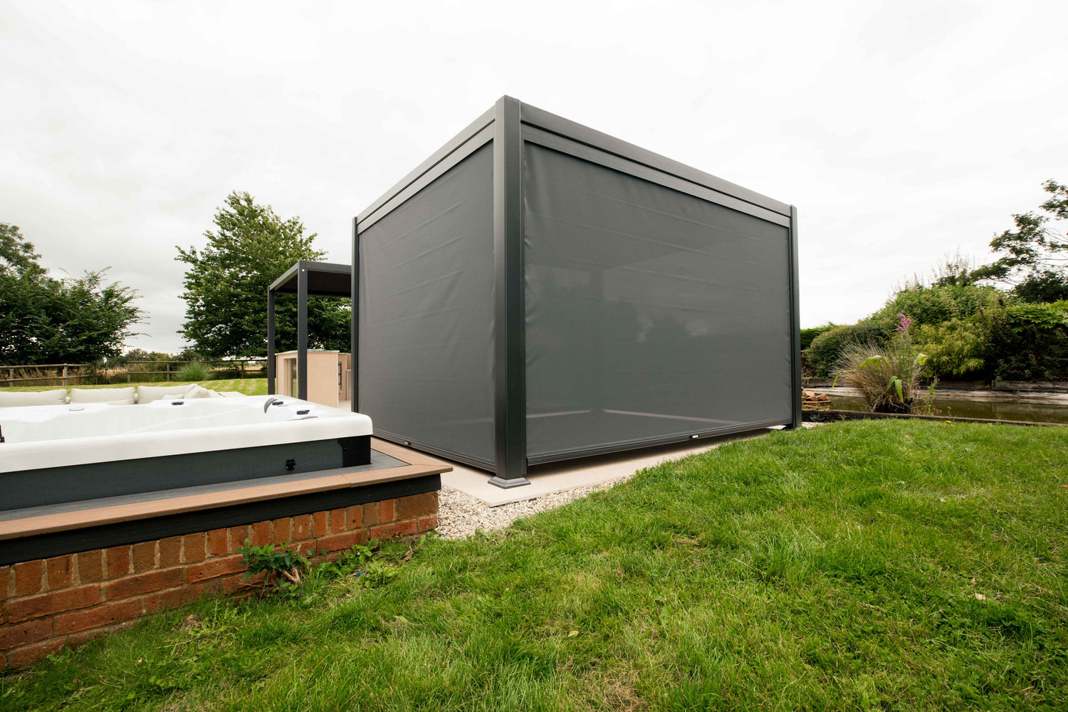 Maranza Deluxe Louvered Pergola | Suns Lifestyle
