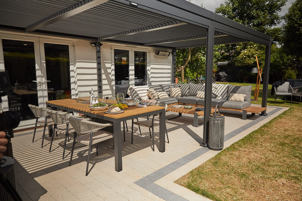 Manual louvered pergolas – Suns Lifestyle