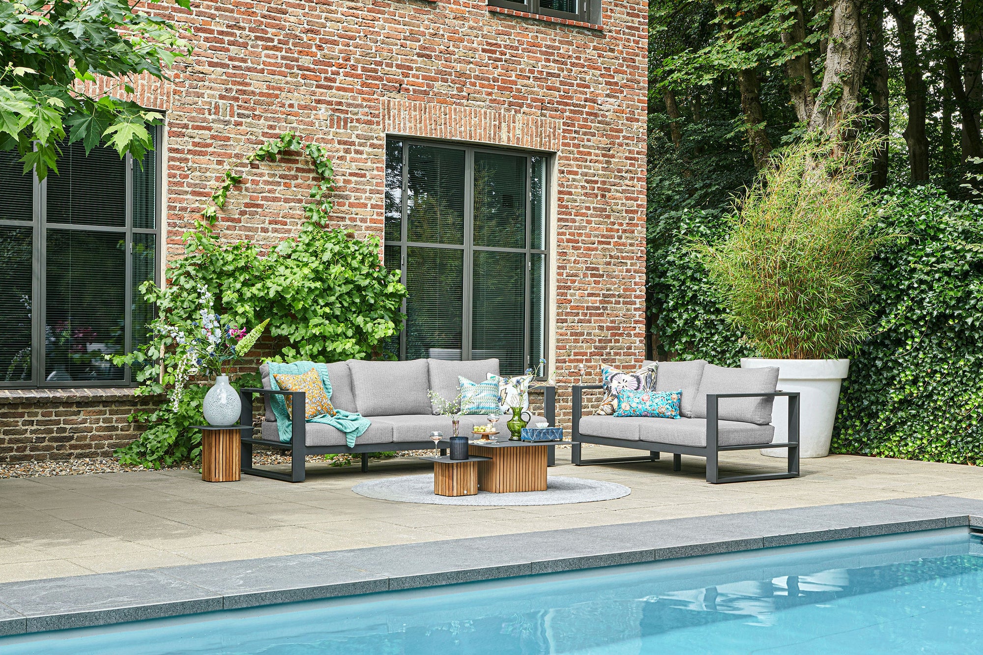 Aluminium outdoor sofas – Suns Lifestyle